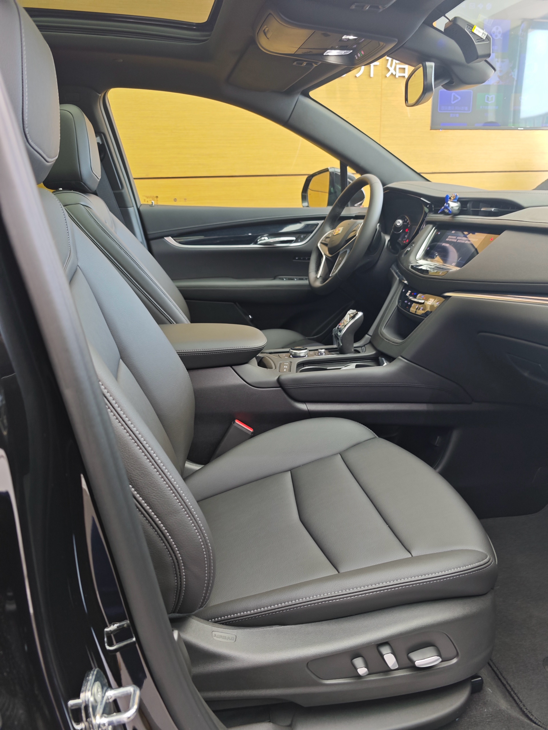 凯迪拉克XT5车型页